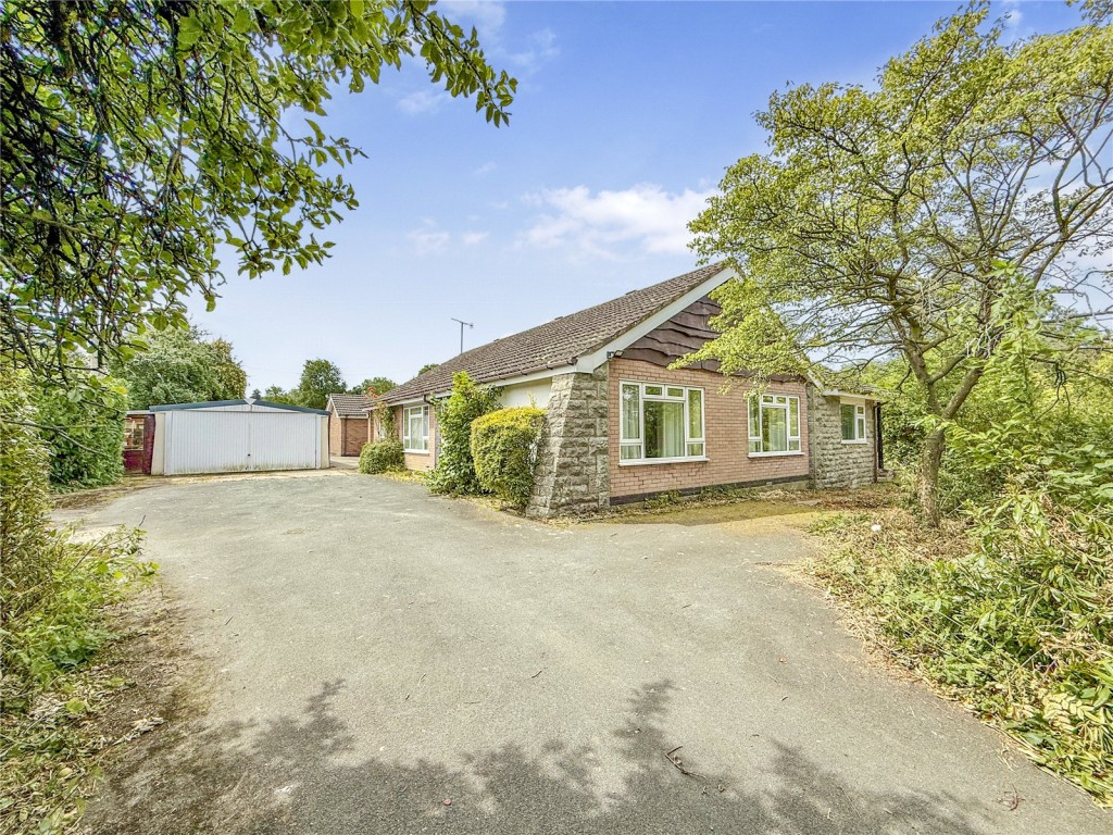 Leighton, Welshpool, Powys, 4 bedroom, Detached Bungalow